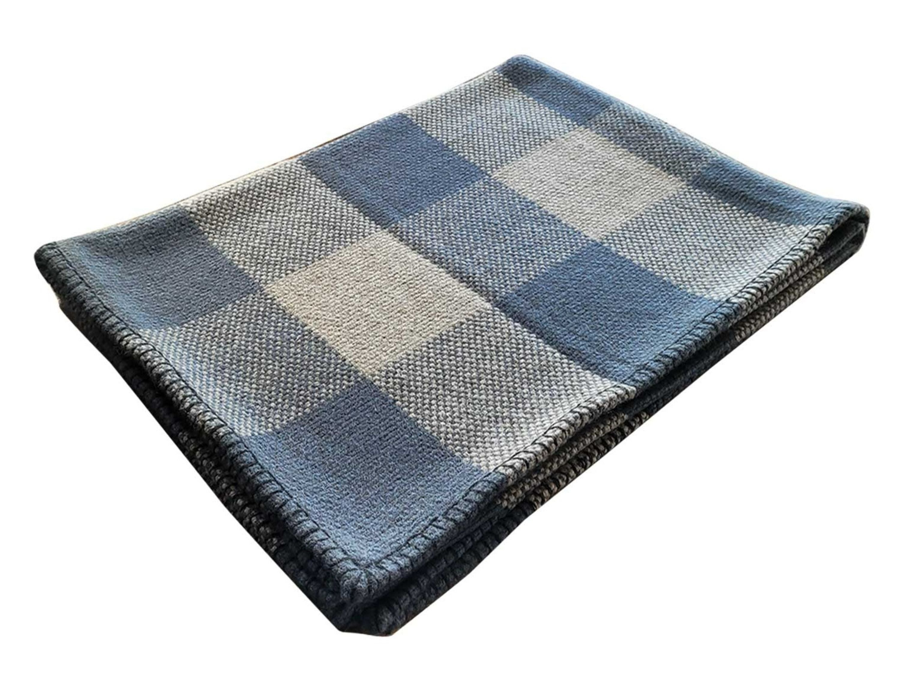 Denis Colomb Lifestyle | Kutang Plaid Blanket